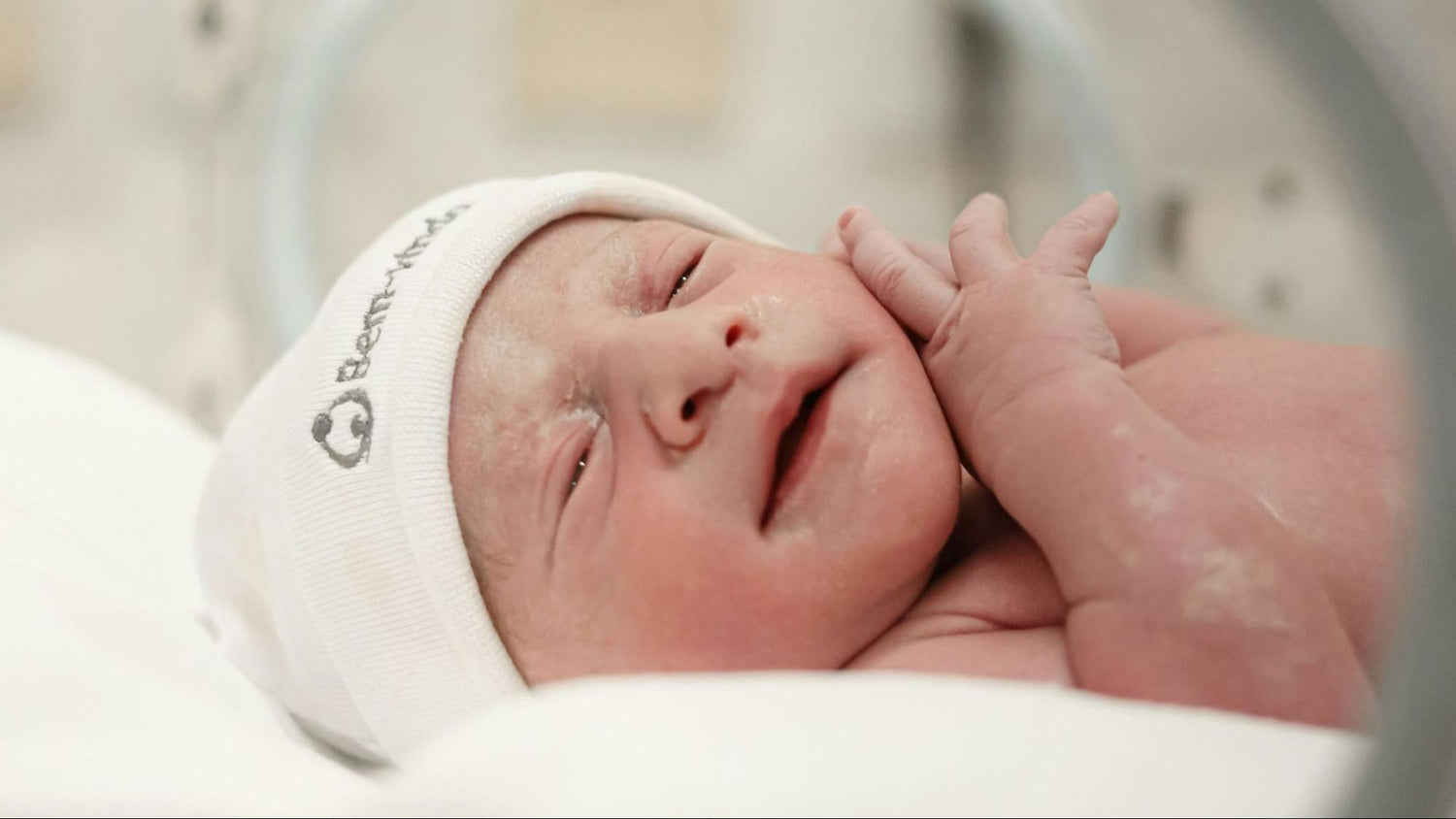 Benefits of Vernix Caseosa for Newborns – NOLEO